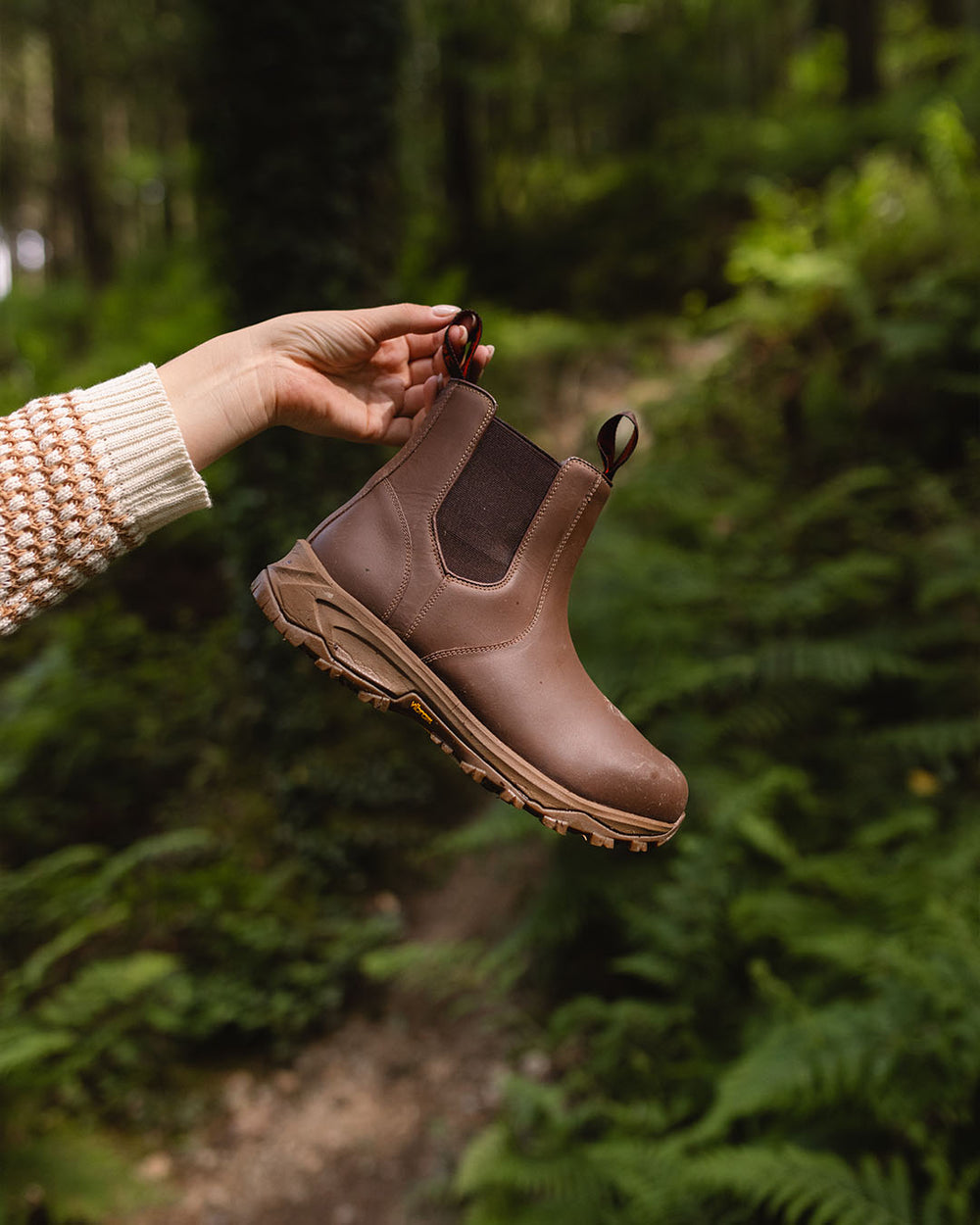 Women's - Brown Distressed - Water Resistant - Leather - Vibram Chelsea ...
